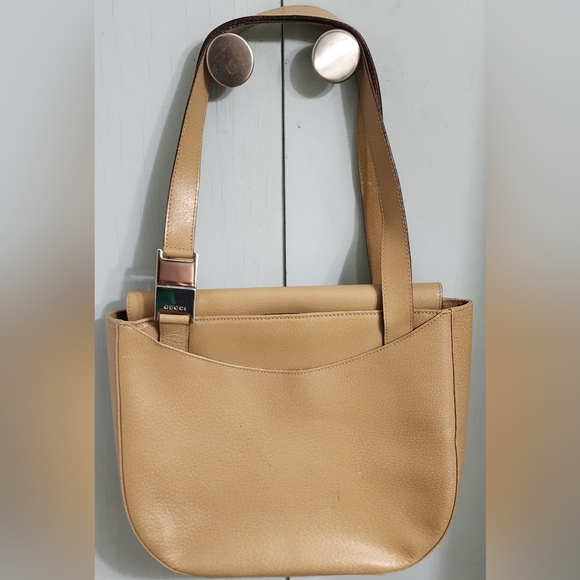 Gucci | Bags | 250 Gucci Leather Shoulder Bag Peeling Inside Outside ...